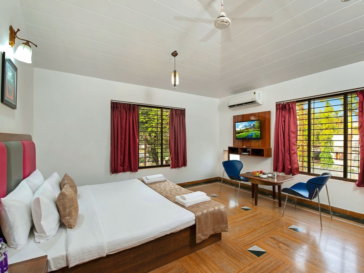 The SAPPHIRE - Luxury Hotel & Restaurant